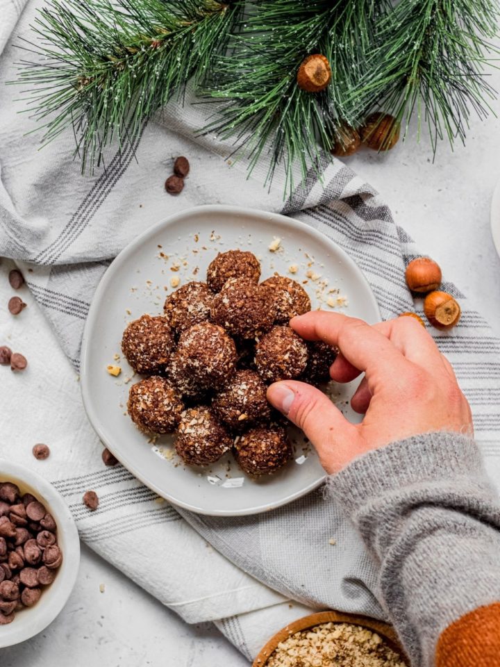 Chocolate Hazelnut Balls - The Oregon Dietitian