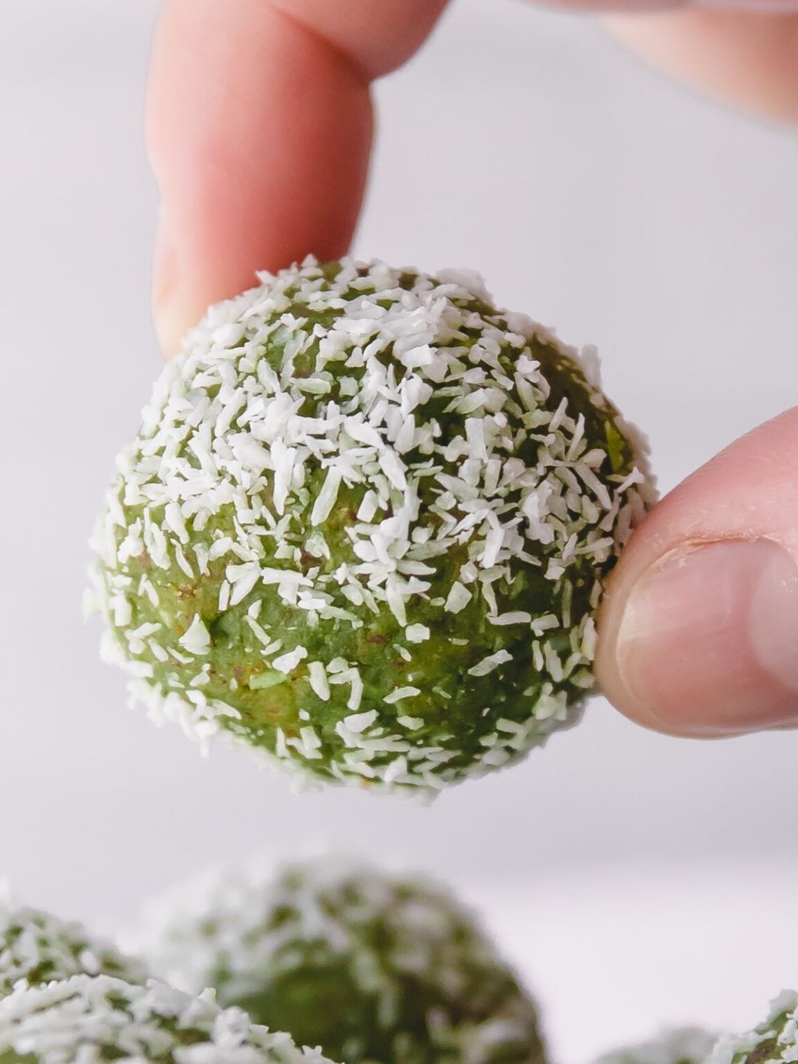 5 Minute Matcha Protein Balls - The Oregon Dietitian
