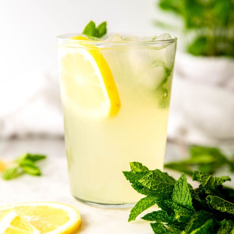 Easy Mint Lemonade - The Oregon Dietitian